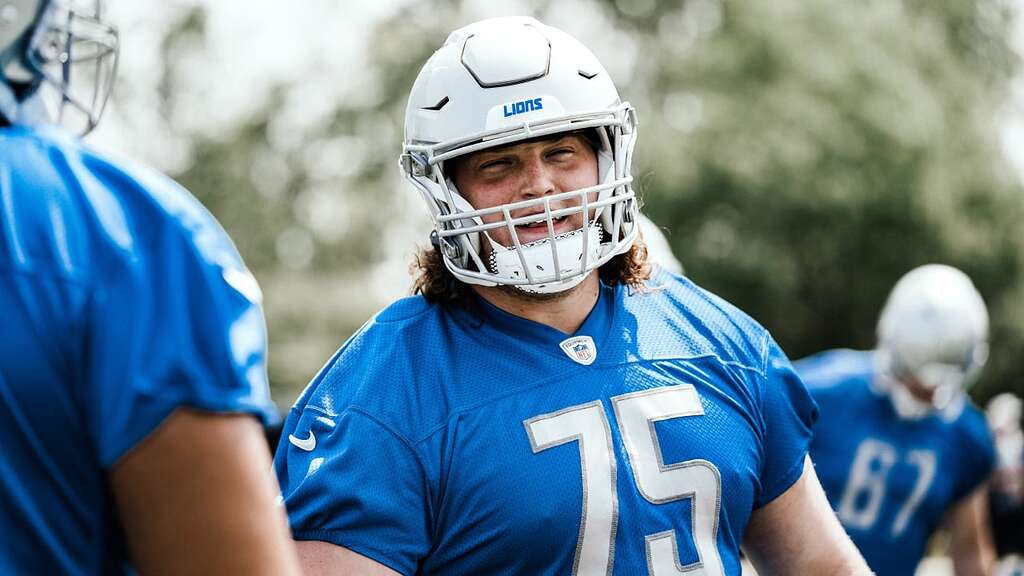 GET TO KNOW: Offensive lineman Colby Sorsdal - The Den