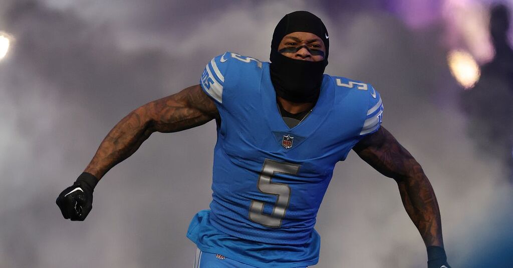 Elliot back at Practice - The Den