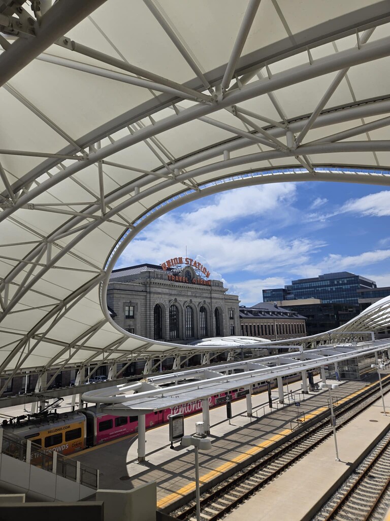 DVE goes on vacation - The Den