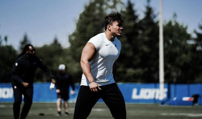 Rodrigo looks huge - The Den